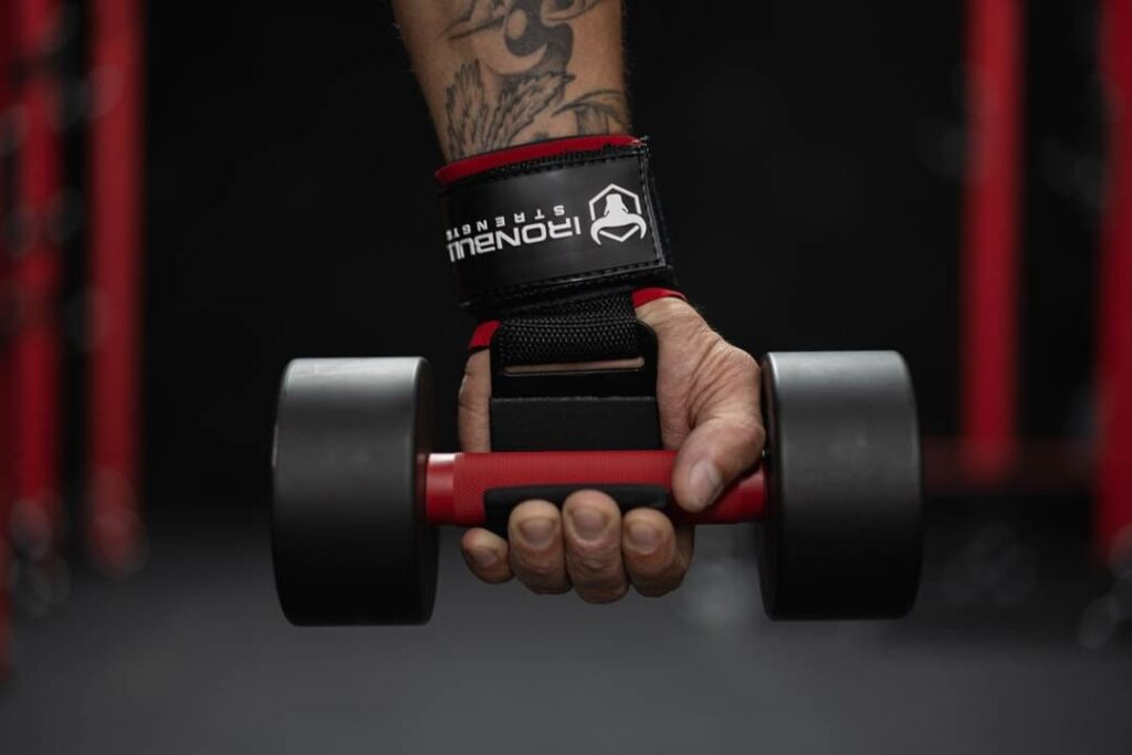 Lifting Hooks vs Straps – What’s Best For You?