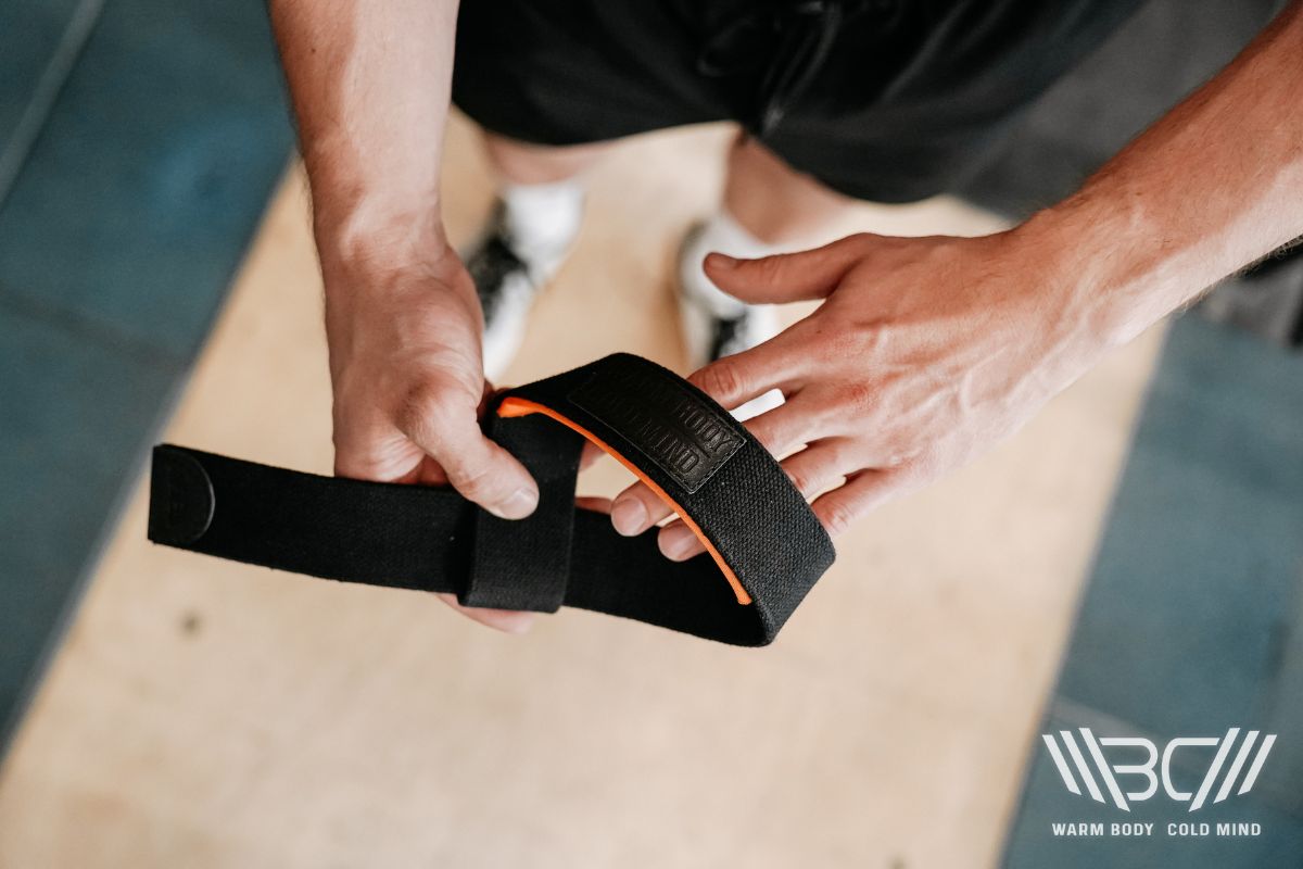 How to Use Lifting Straps Correctly (Complete Guide)