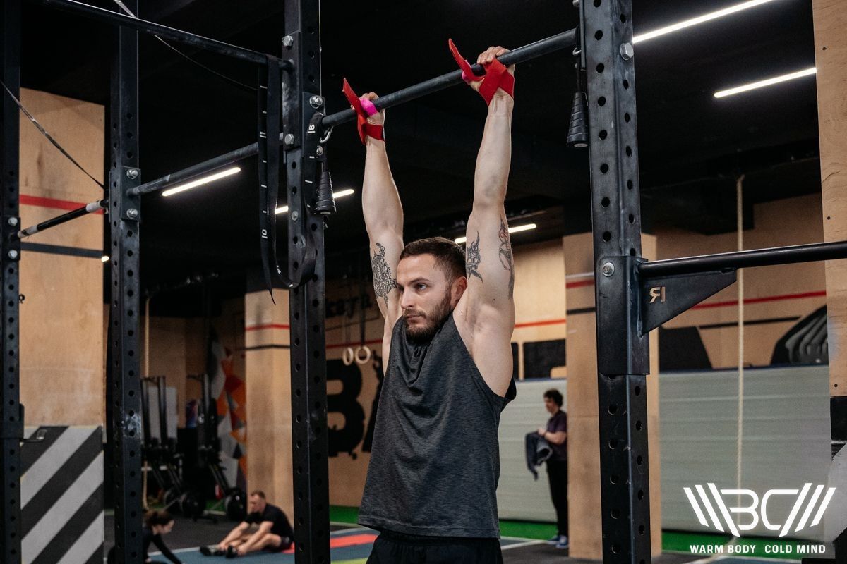 How to Use Lifting Straps Correctly (Complete Guide)