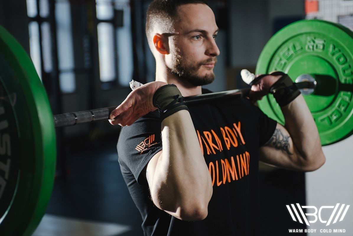 Front Squat Wrist Pain: Causes & How to Fix Them