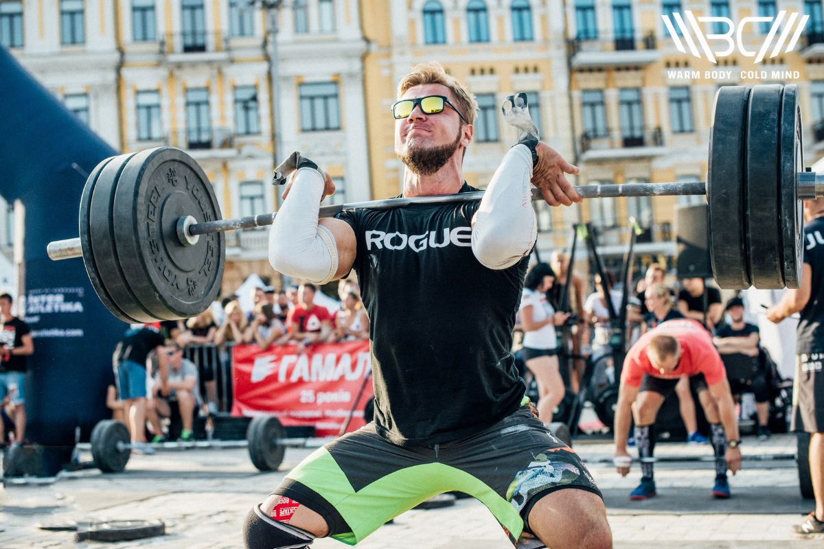 Front Squat Wrist Pain: Causes & How to Fix Them