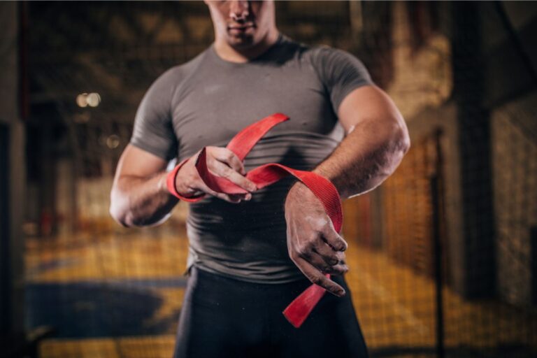How to Use Lifting Straps Correctly (Complete Guide)