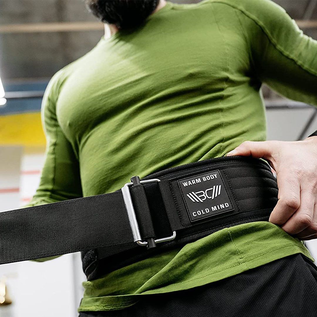 How to Wear a Lifting Belt (Detailed Beginner's Guide)