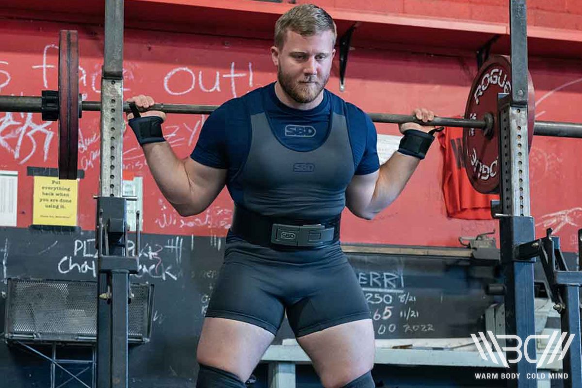 What To Wear Under Singlet? Different Cases Explained