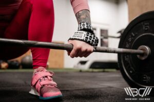 How To Use Figure 8 Lifting Straps To Improve Lift Strength